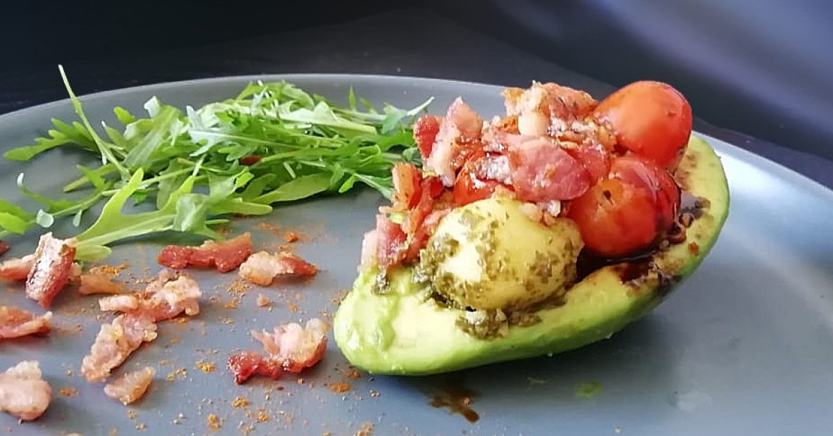 15-minute gourmet - Caprese and bacon stuffed avo - Chantal Lascaris