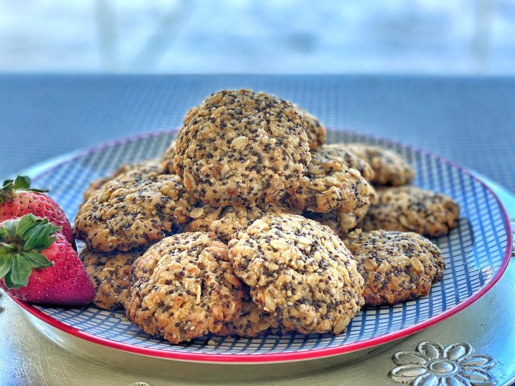 Chia seed, apricot & coconut biscuits - Chantal Lascaris